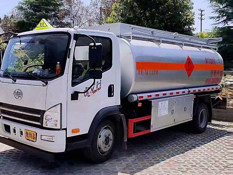 FAW Tiger V mobile refueling truck 4000 liters